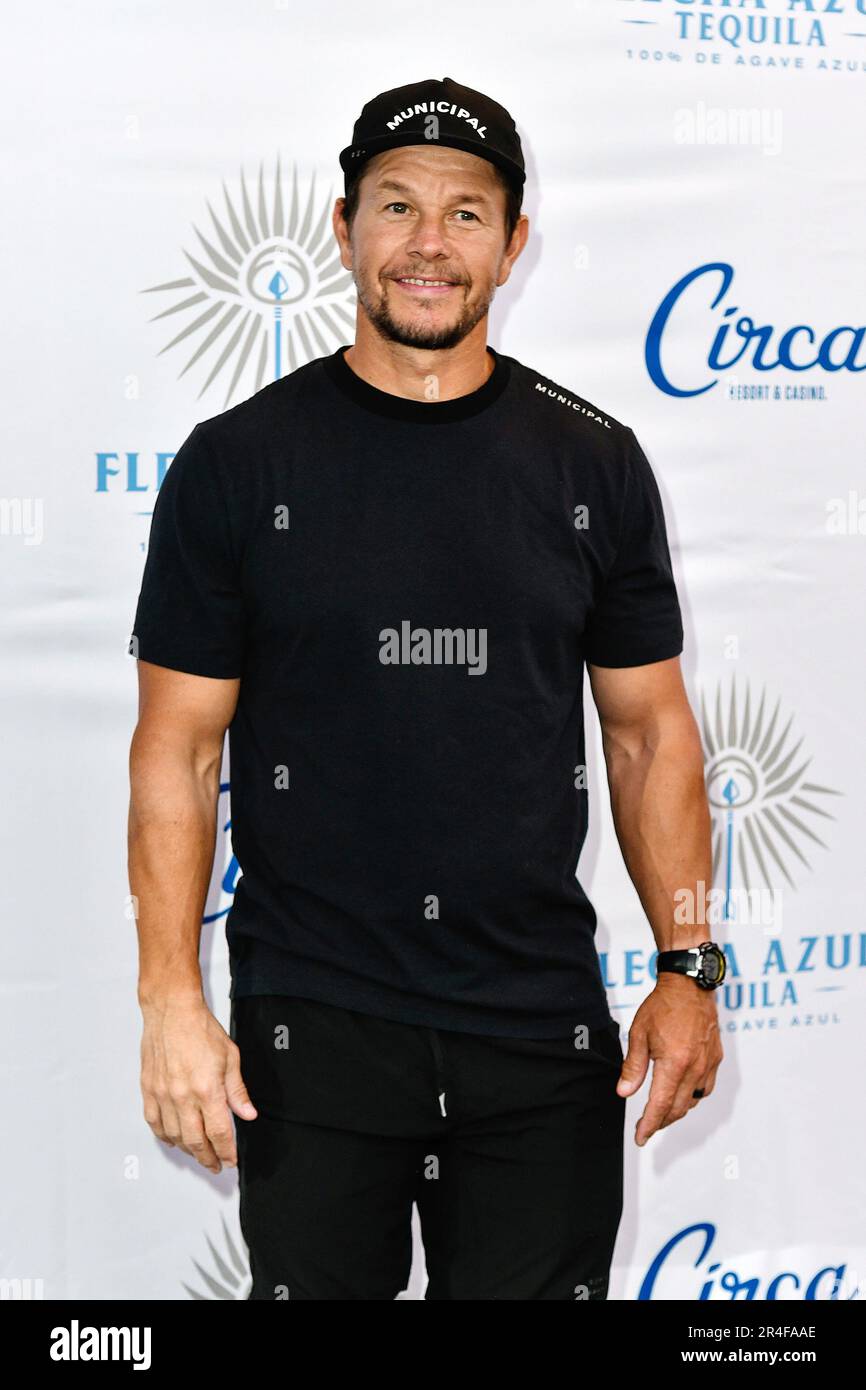 Mark wahlberg e flecha azul tequila al circa bar immagini e fotografie ...