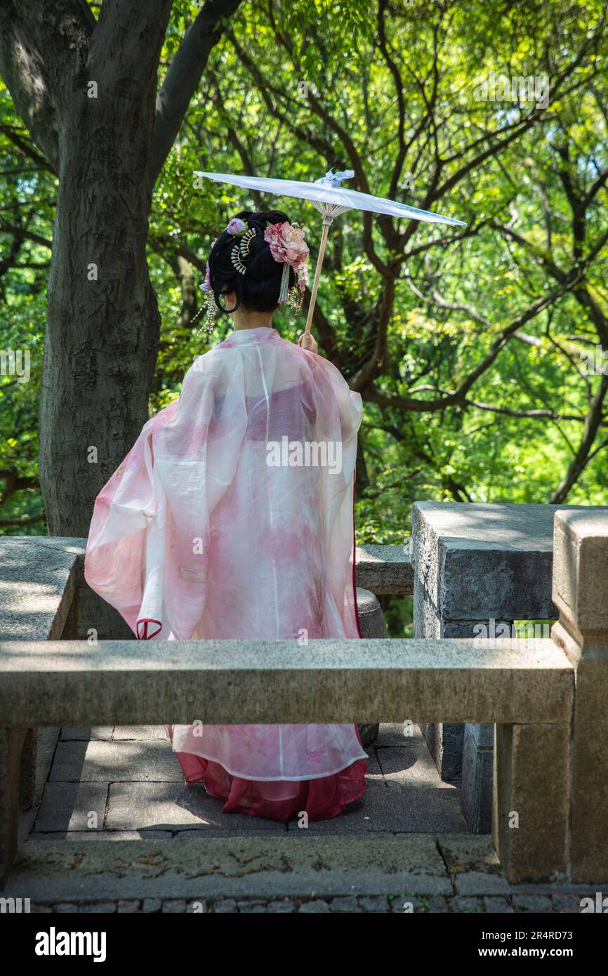Hanfu mädchen immagini e fotografie stock ad alta risoluzione - Alamy