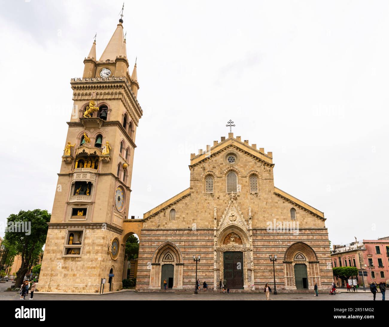 Duomo di Messina o Messina Cattedrale di Santa Maria Assunta e Piazza ...