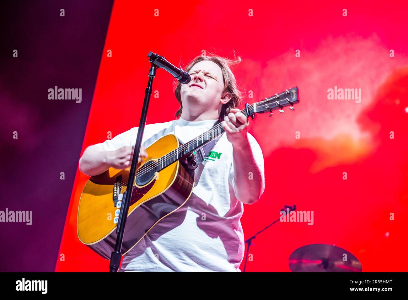 Lewis capaldi 2023 immagini e fotografie stock ad alta risoluzione - Alamy