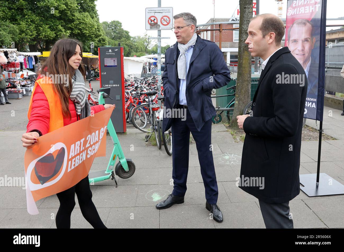 01 giugno 2023, Amburgo: Christoph de Vries (2nd da sinistra, CDU ...