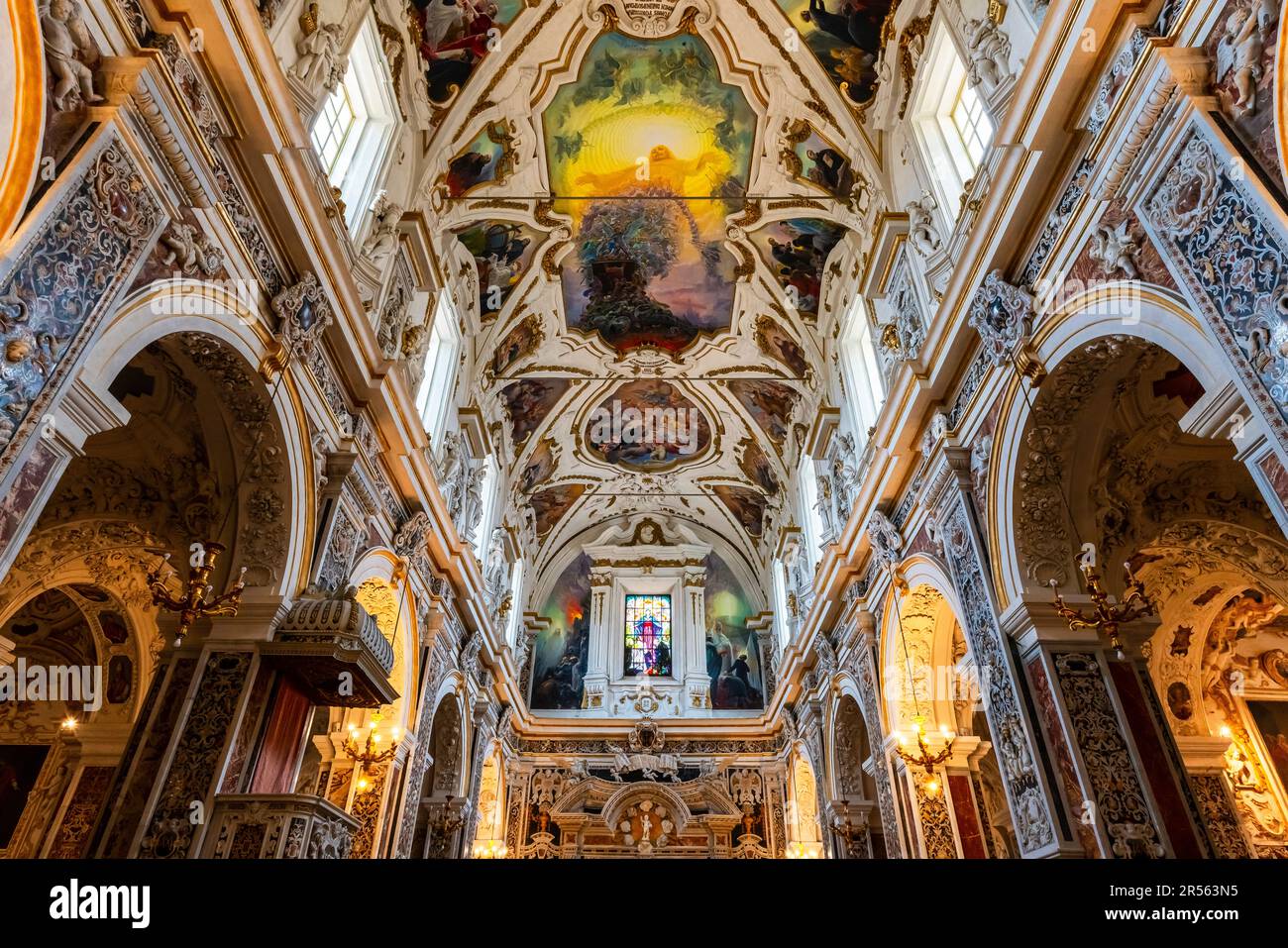 Imponente chiesa di Gesù in stile barocco (chiesa del Gesu) conosciuta ...