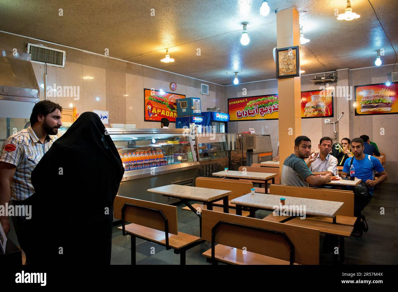 Fast food in asia immagini e fotografie stock ad alta risoluzione - Alamy