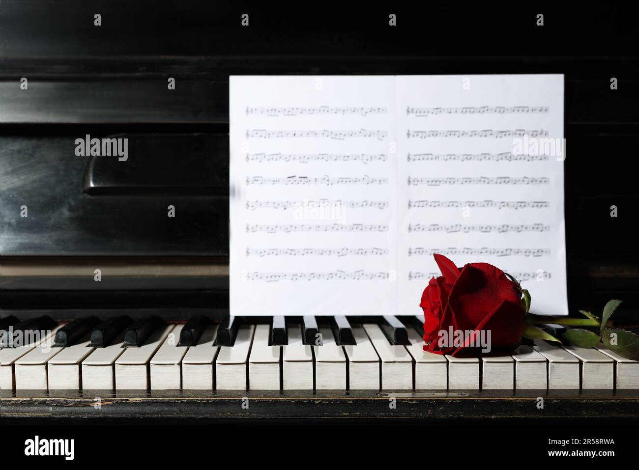Note di pianoforte immagini e fotografie stock ad alta risoluzione - Alamy