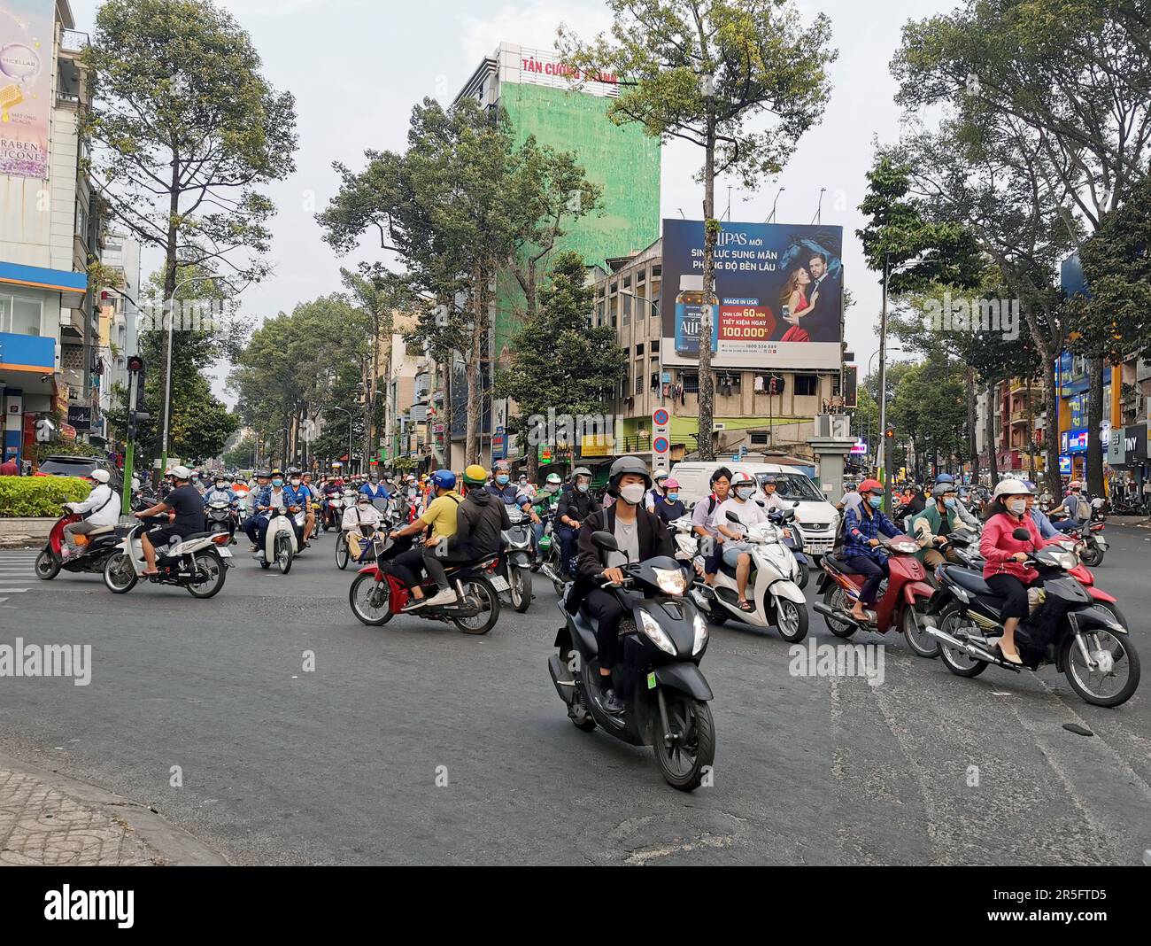 Vietnam saigon ho chi minh stadt mopeds immagini e fotografie stock ad ...