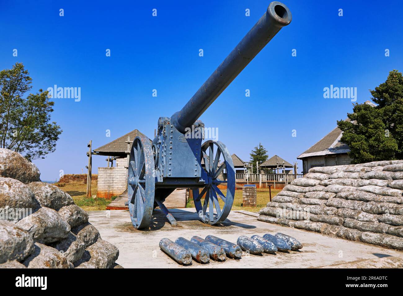 Long tom cannon immagini e fotografie stock ad alta risoluzione - Alamy