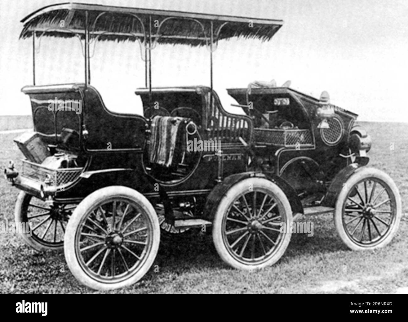 Six wheeled immagini e fotografie stock ad alta risoluzione - Alamy