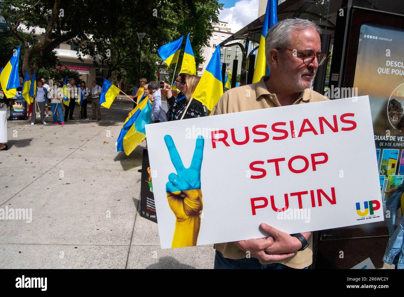 Lisbona, Portogallo. 11th giugno, 2023. Un attivista tiene un cartello ...