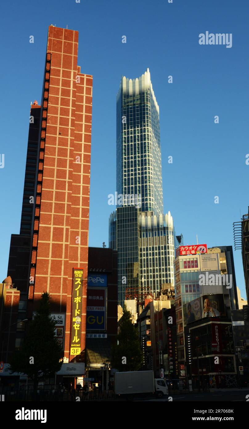 Torre tokyu kabukicho immagini e fotografie stock ad alta risoluzione ...