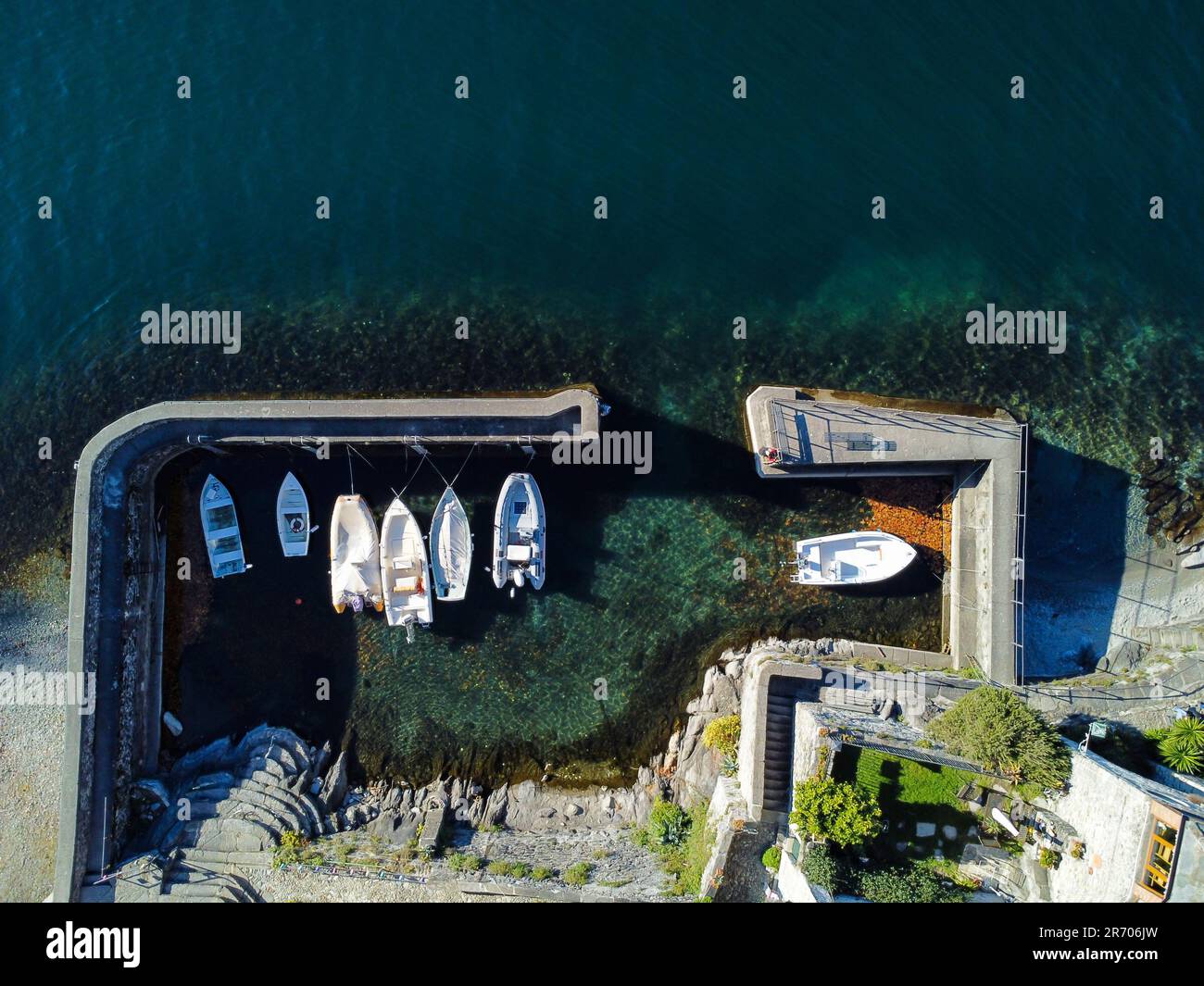 Corenno plinio lake como immagini e fotografie stock ad alta ...
