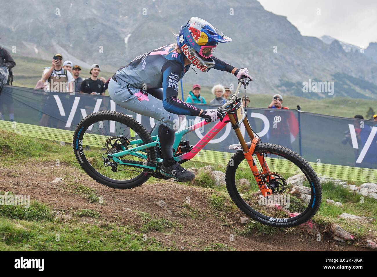 Lenzerheide, Schweiz. 10. Giugno 2023. SEAGRAVE Tahnee CANYON CLLCTV FMD während des Downhill ...