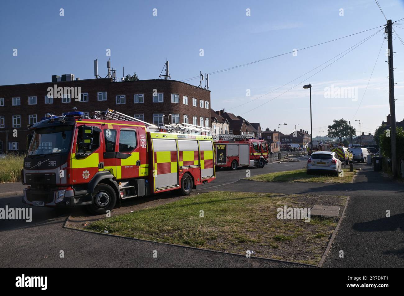 Incendio stradale del villaggio di lea immagini e fotografie stock ad ...