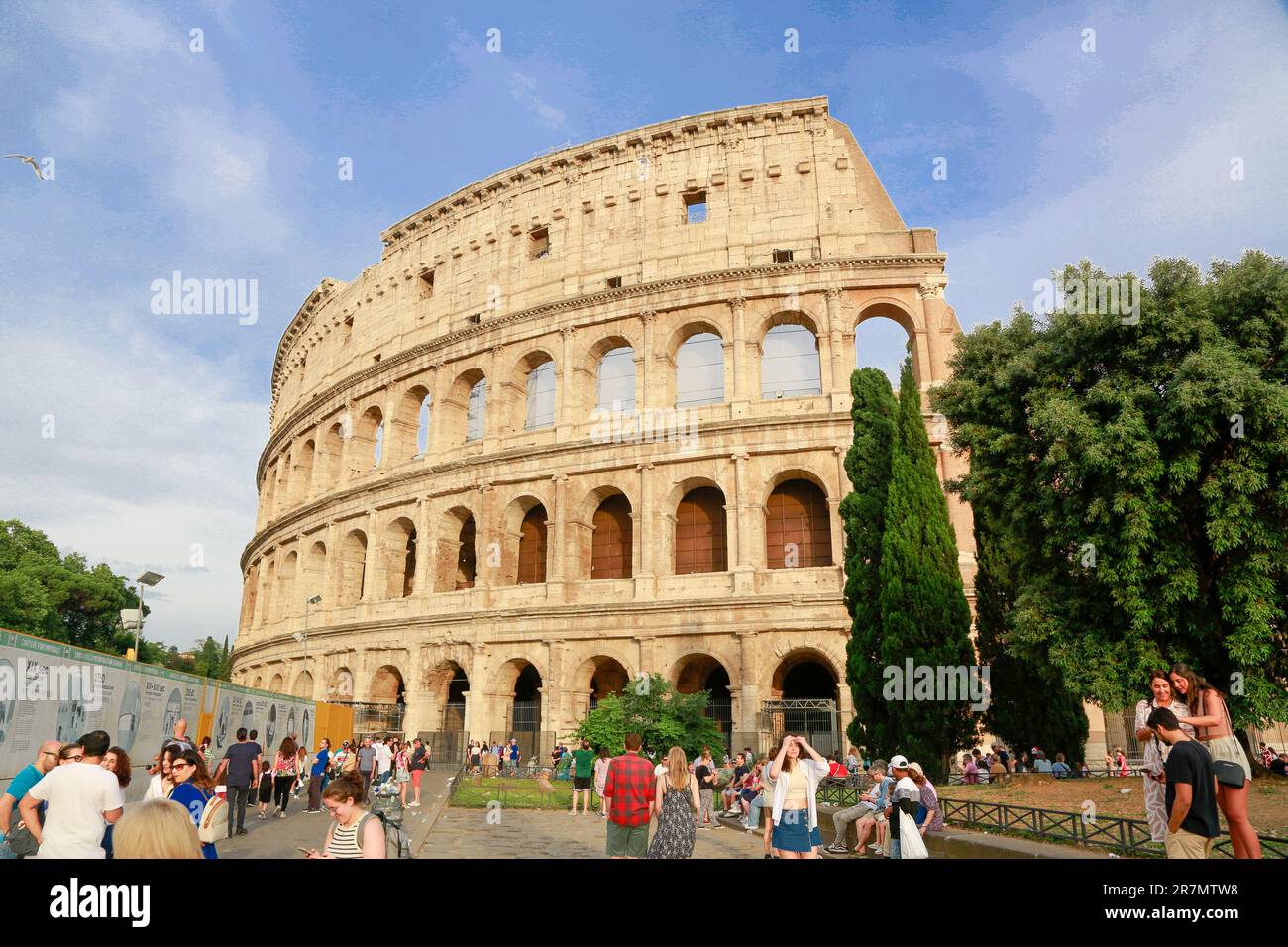 L'area del Colosseo e l'Arco di Costantino da via dei fori Imperiali ...