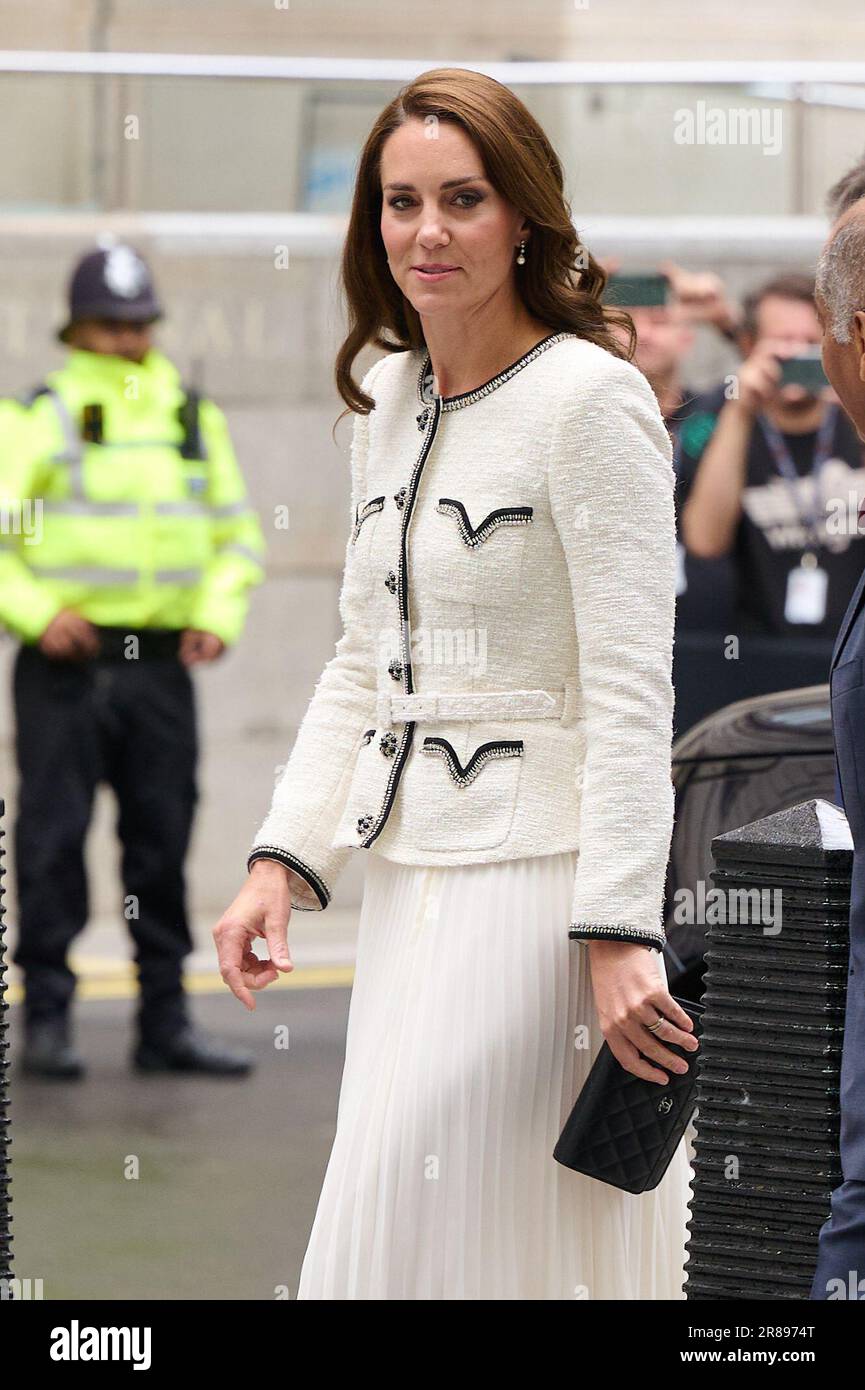 Principessa catherine kate middleton colpo alla testa colpo alla testa ...