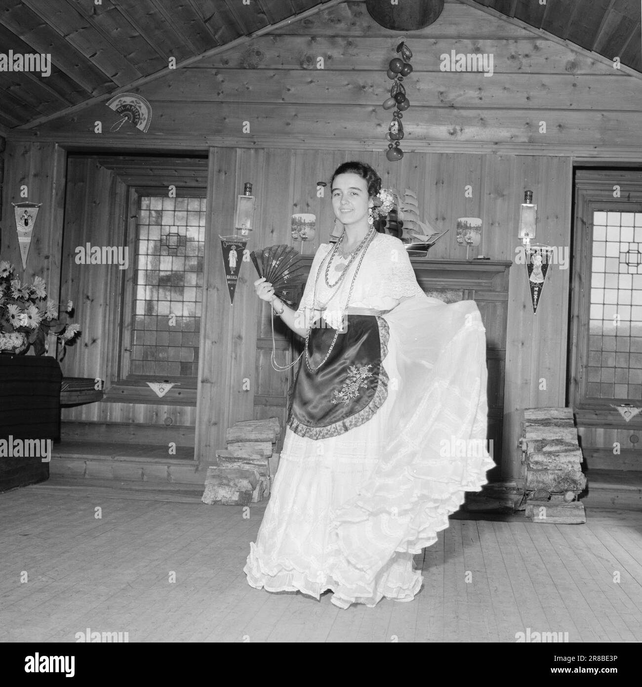 Corrente 23-11-1960: Mireya danze Mireya Maples ha 17 anni e la figlia ...