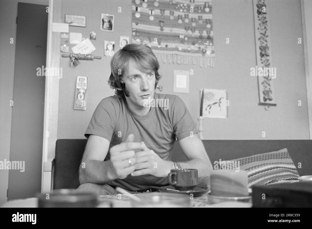 Corrente 34 - 5 - 1974: Falkum va liveStud. con. Leif Roar Falkum ...