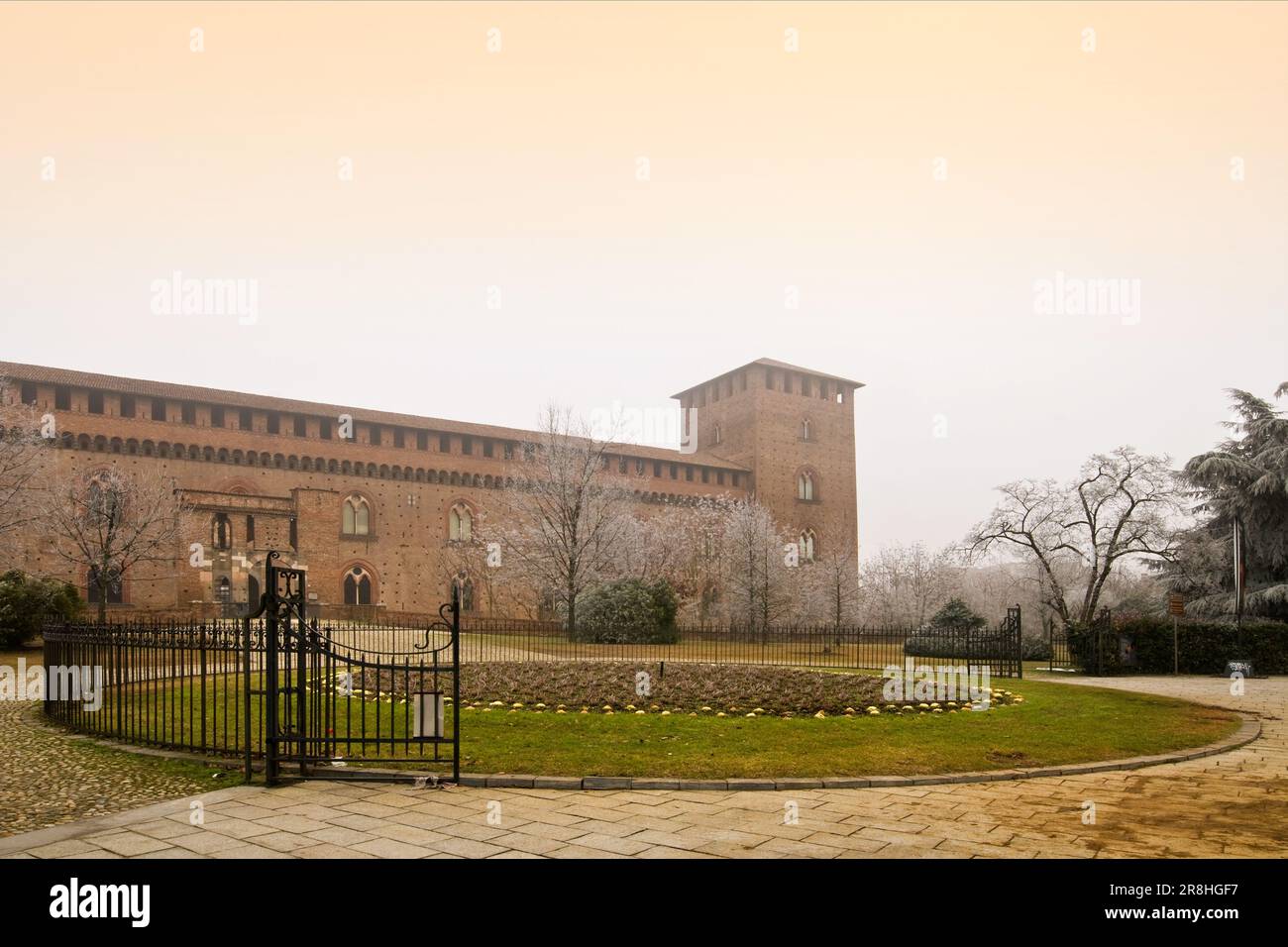 Visconti castle immagini e fotografie stock ad alta risoluzione - Alamy
