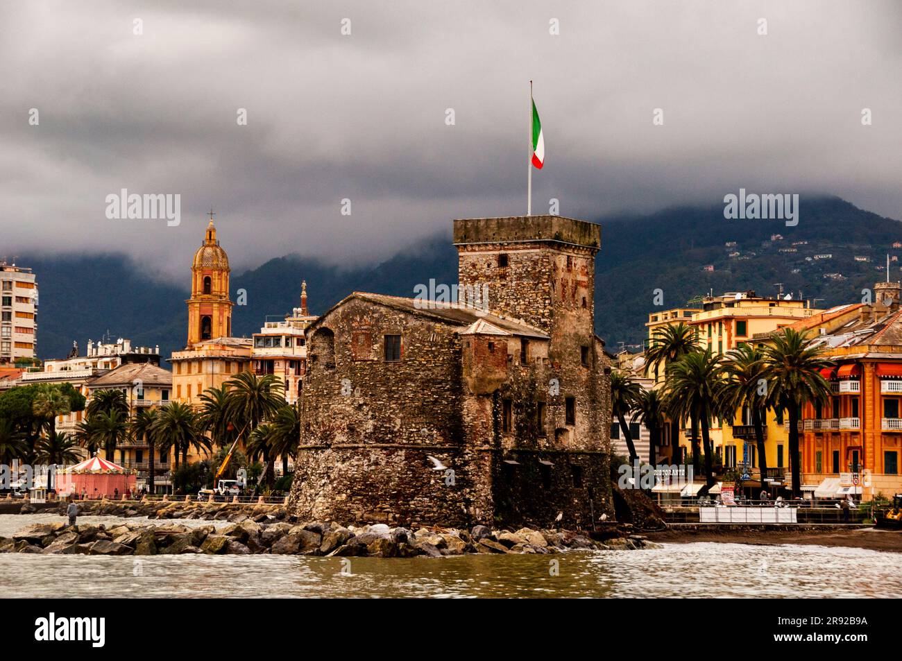 Castel sul mare immagini e fotografie stock ad alta risoluzione - Alamy