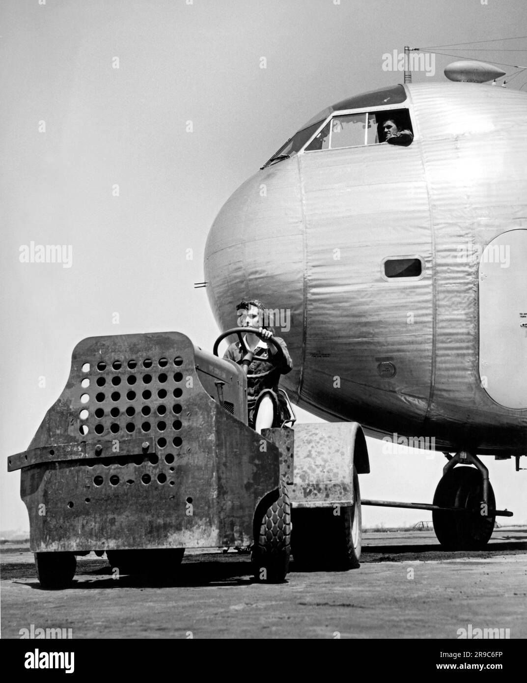 Lavoratore aereo donna Foto e Immagini Stock in Bianco e Nero - Alamy