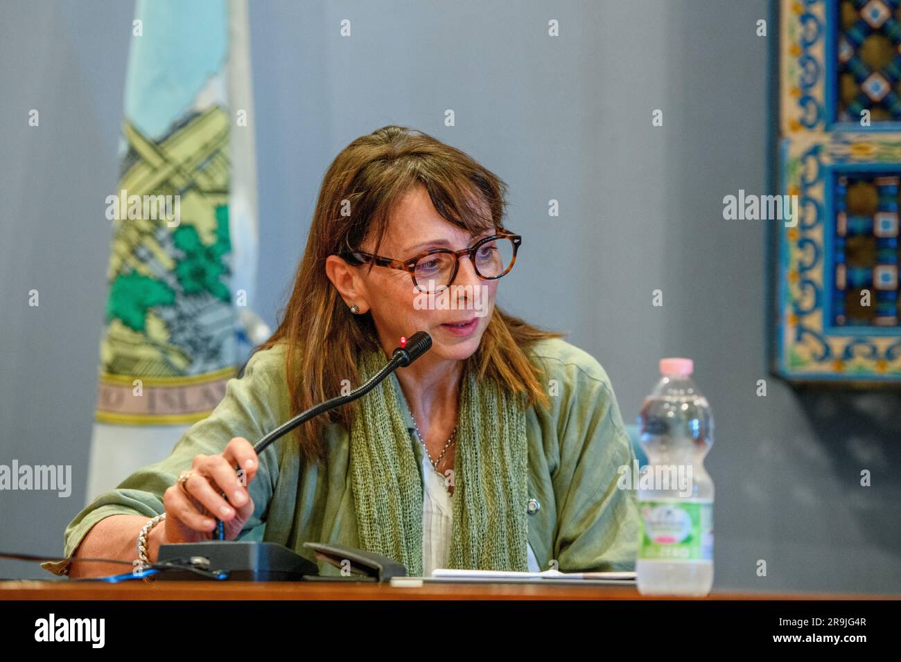 Sala congressi del centro culturale islamico d'italia immagini e ...