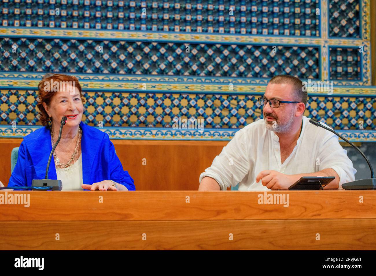 Sala congressi del centro culturale islamico d'italia immagini e ...