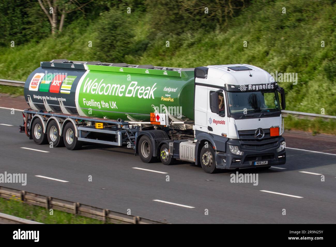 Motorway service stations immagini e fotografie stock ad alta ...