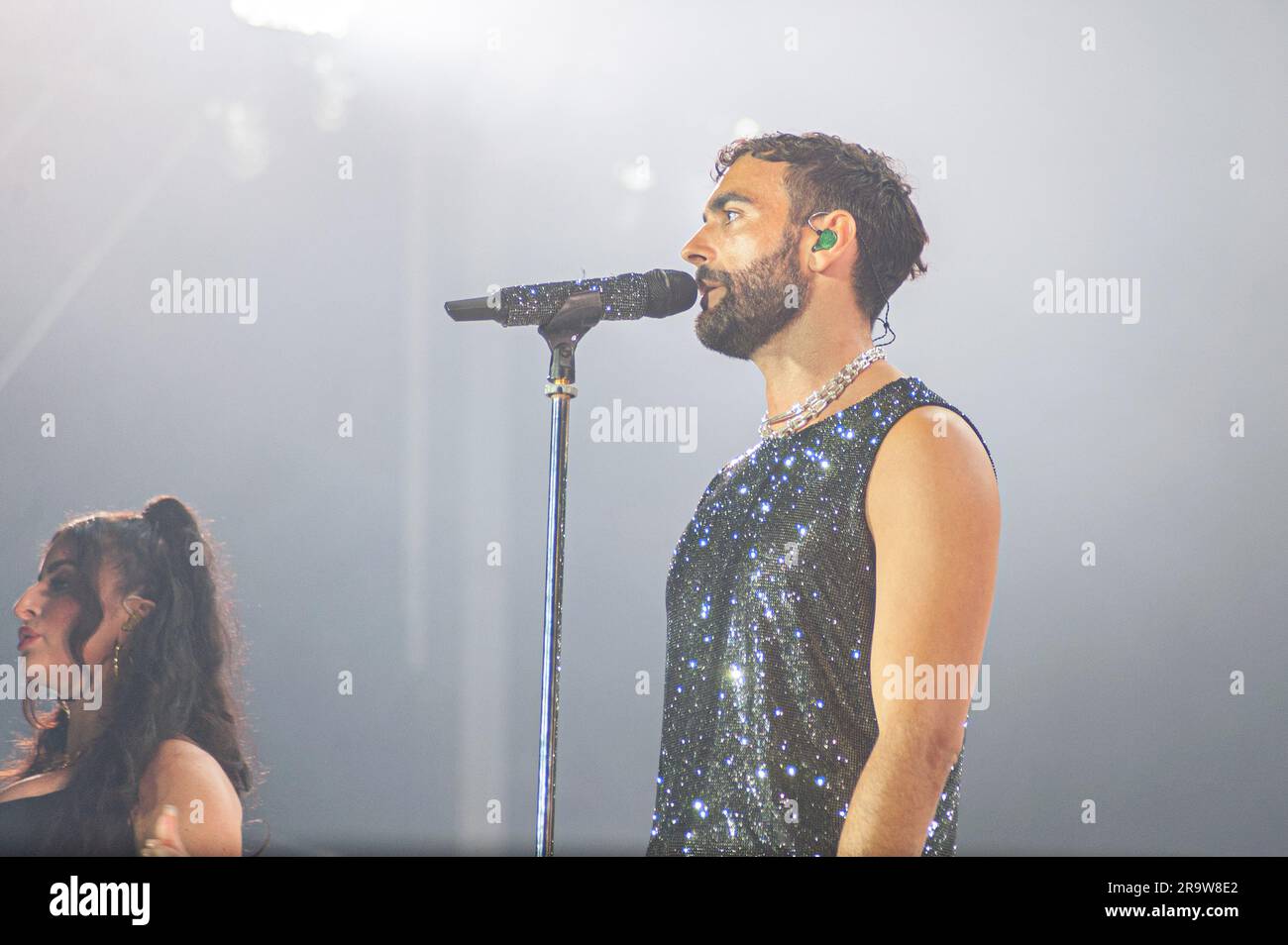 Marco mengoni spettacolo immagini e fotografie stock ad alta ...