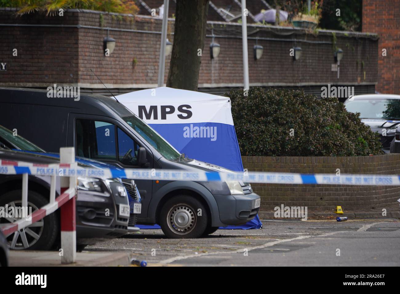 Elthorne road immagini e fotografie stock ad alta risoluzione - Alamy