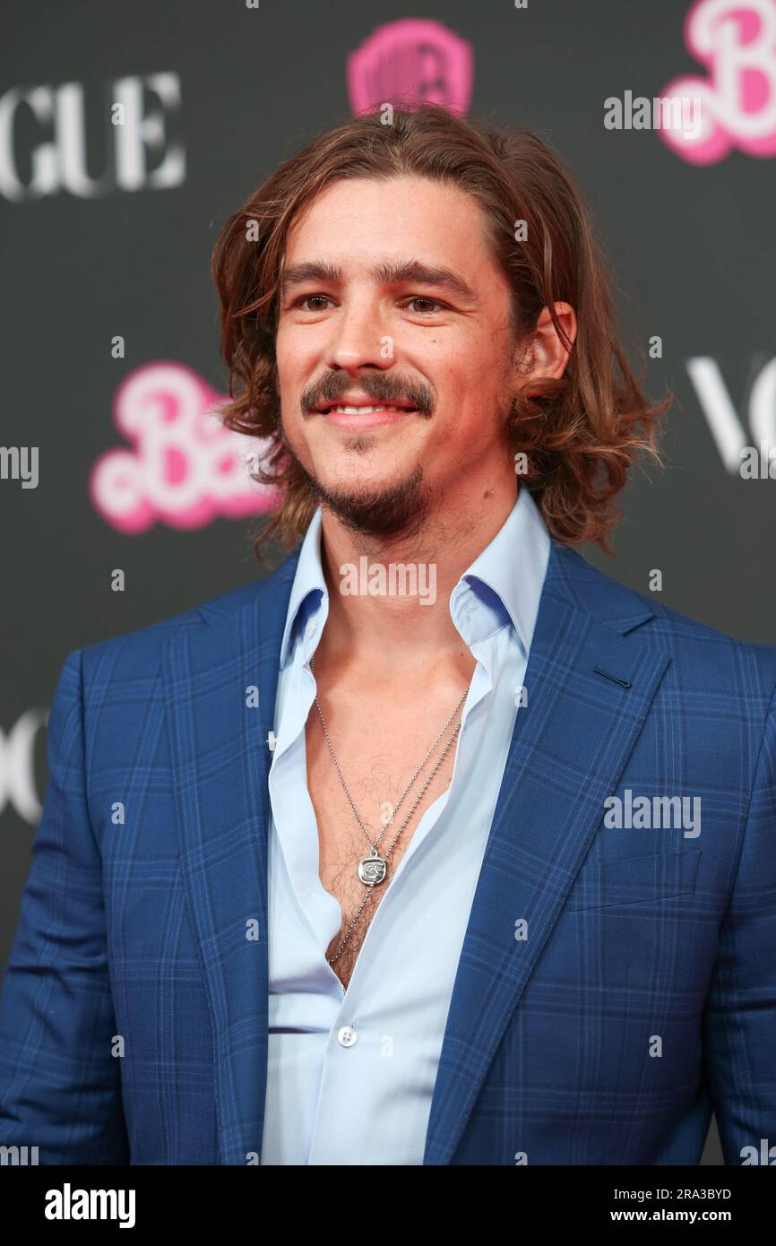 30 giugno 2023: BRENTON THWAITES partecipa al "Barbie" Celebration ...