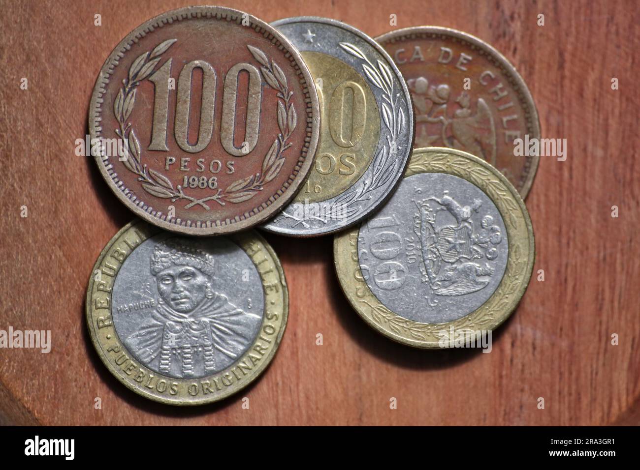 Monete cilene immagini e fotografie stock ad alta risoluzione - Alamy