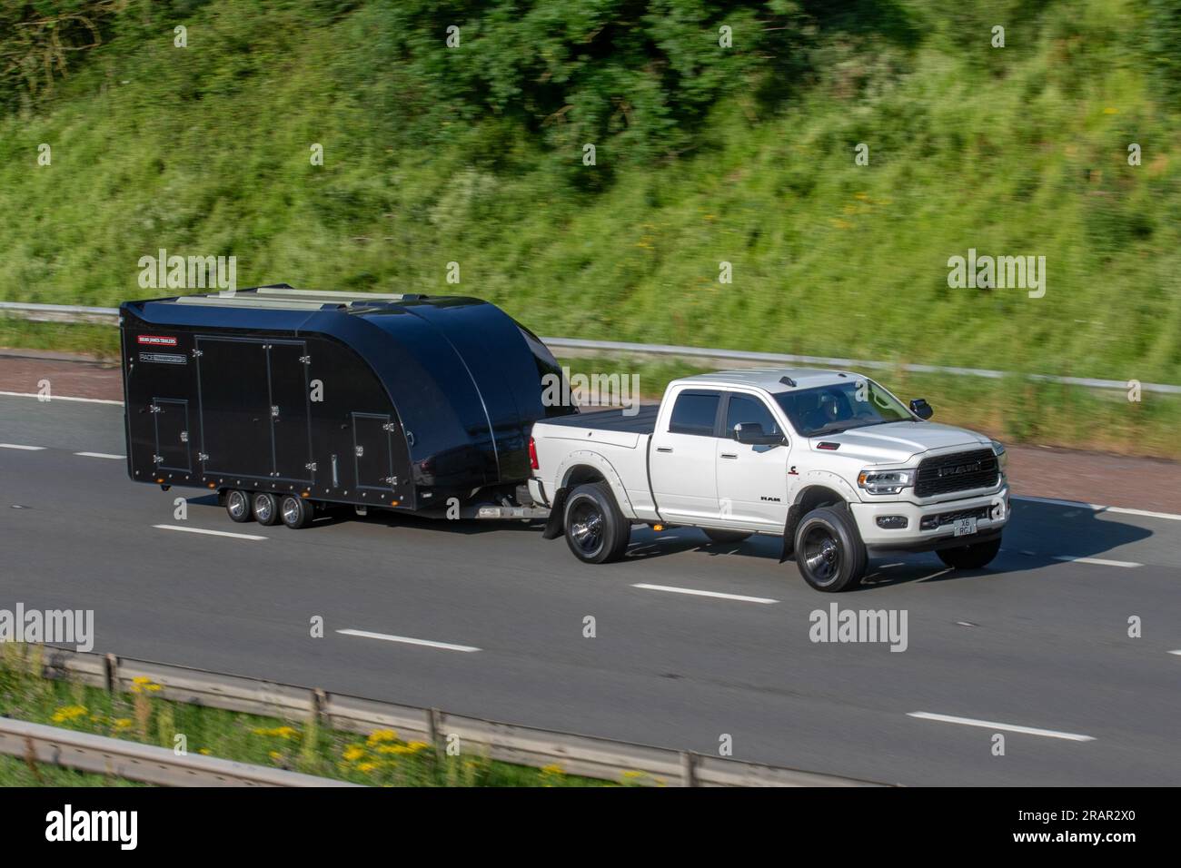 Camions remorques immagini e fotografie stock ad alta risoluzione - Alamy
