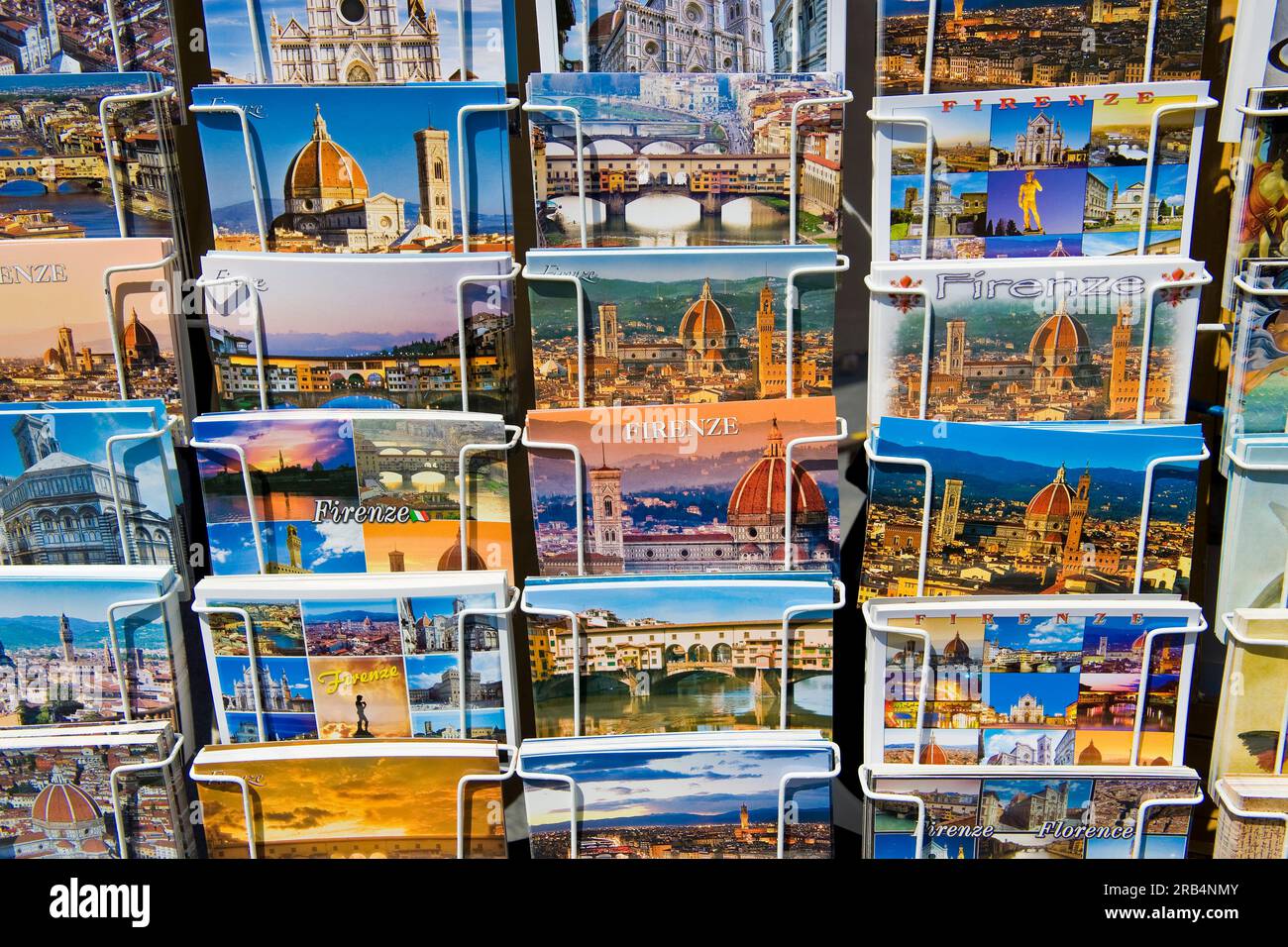 Cartoline toscana immagini e fotografie stock ad alta risoluzione - Alamy