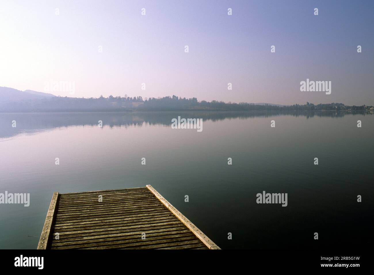 Lago di monate immagini e fotografie stock ad alta risoluzione - Alamy