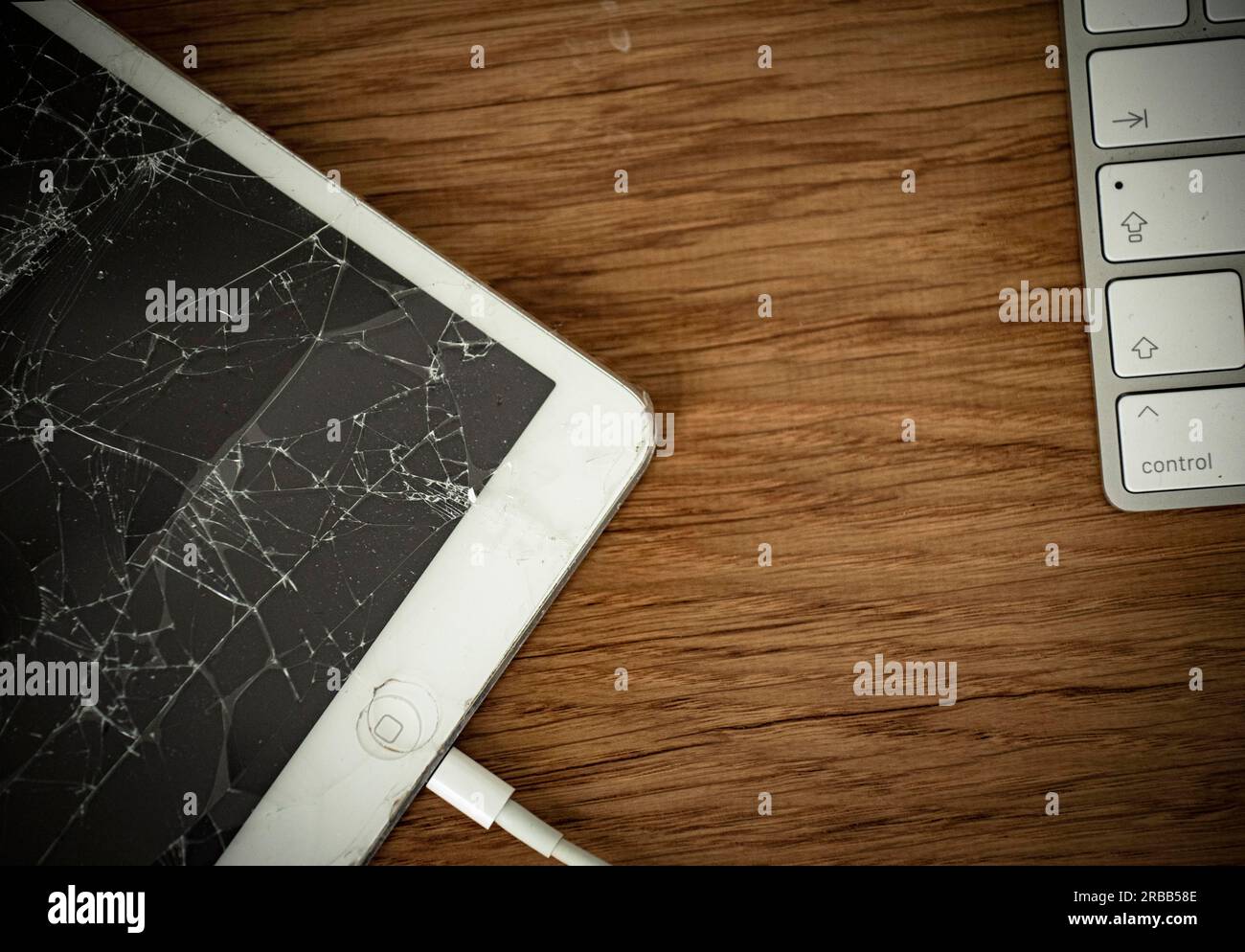 Broken computer immagini e fotografie stock ad alta risoluzione - Alamy