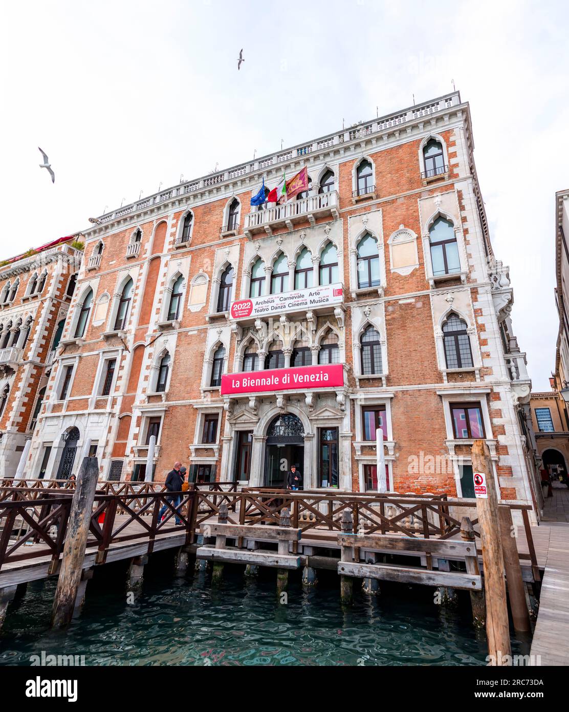 Logo della biennale di venezia immagini e fotografie stock ad alta ...