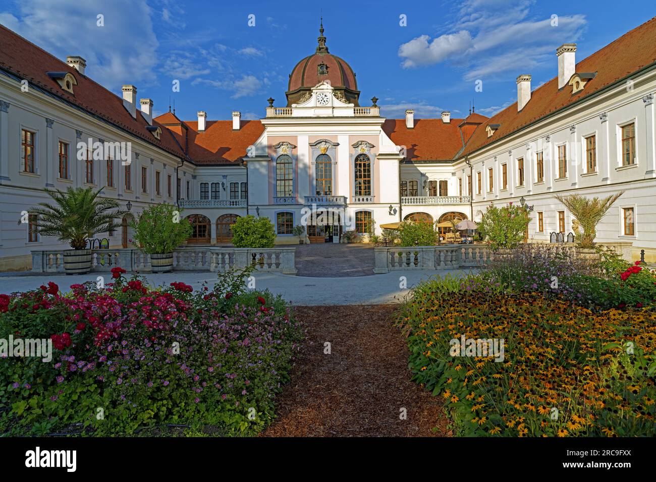 Godolloi kiralyi kastely immagini e fotografie stock ad alta ...