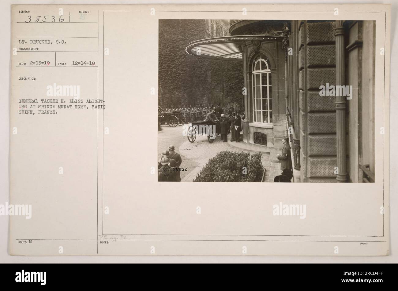 Il tenente Drucker, fotografo della SC, ha scattato questa immagine il ...