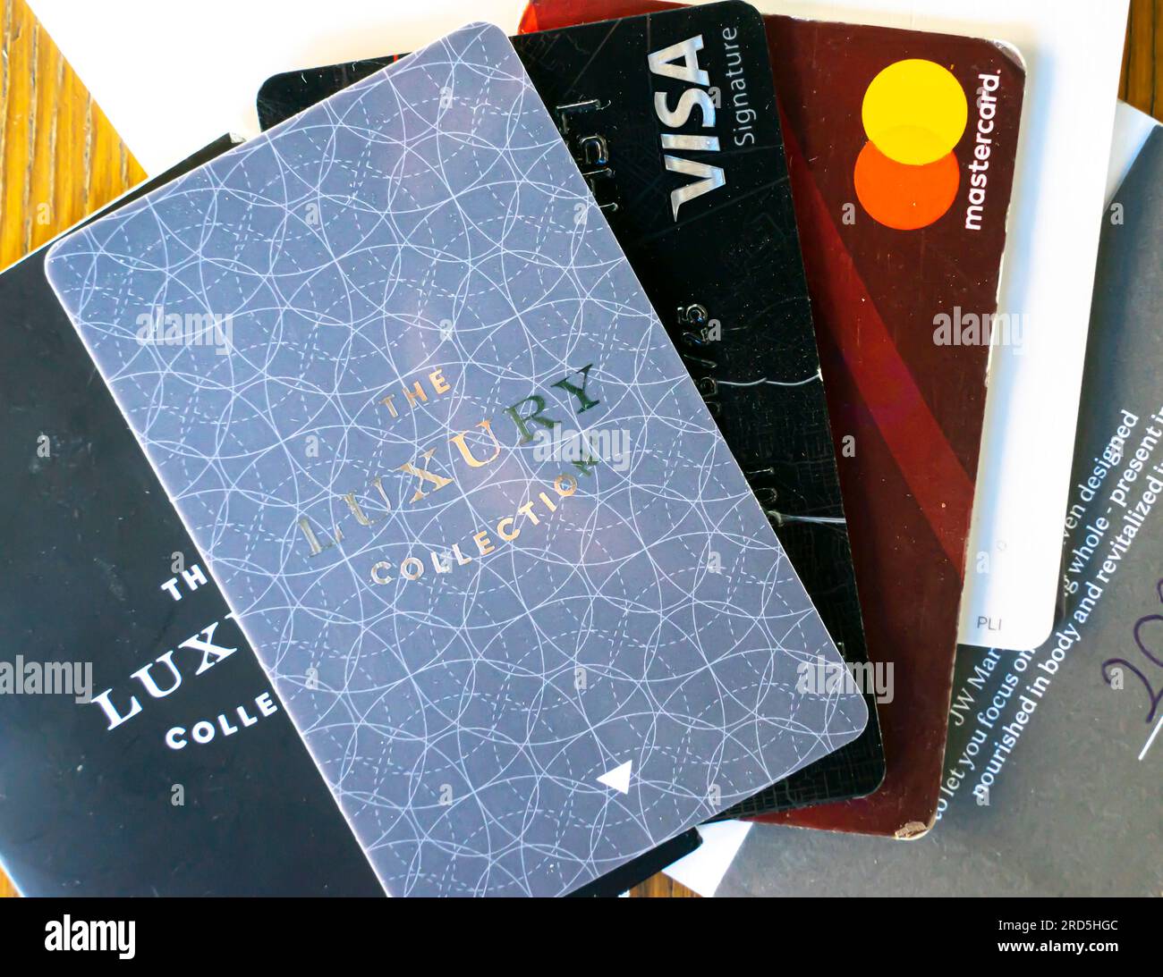 Carte mastercard immagini e fotografie stock ad alta risoluzione - Alamy