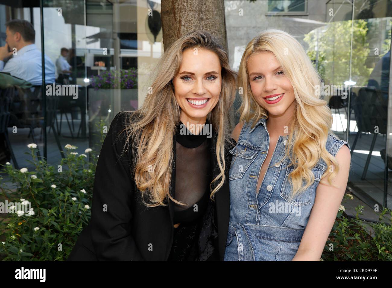 Jenice Franziska Czurratis und Pia Sophie Remmel beim Mates Date ...