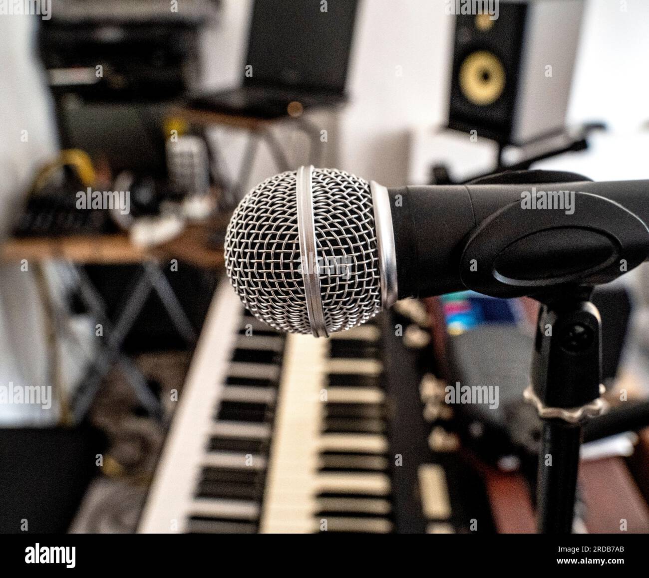 Studio di registrazione di apparecchiature audio per microfono immagini ...