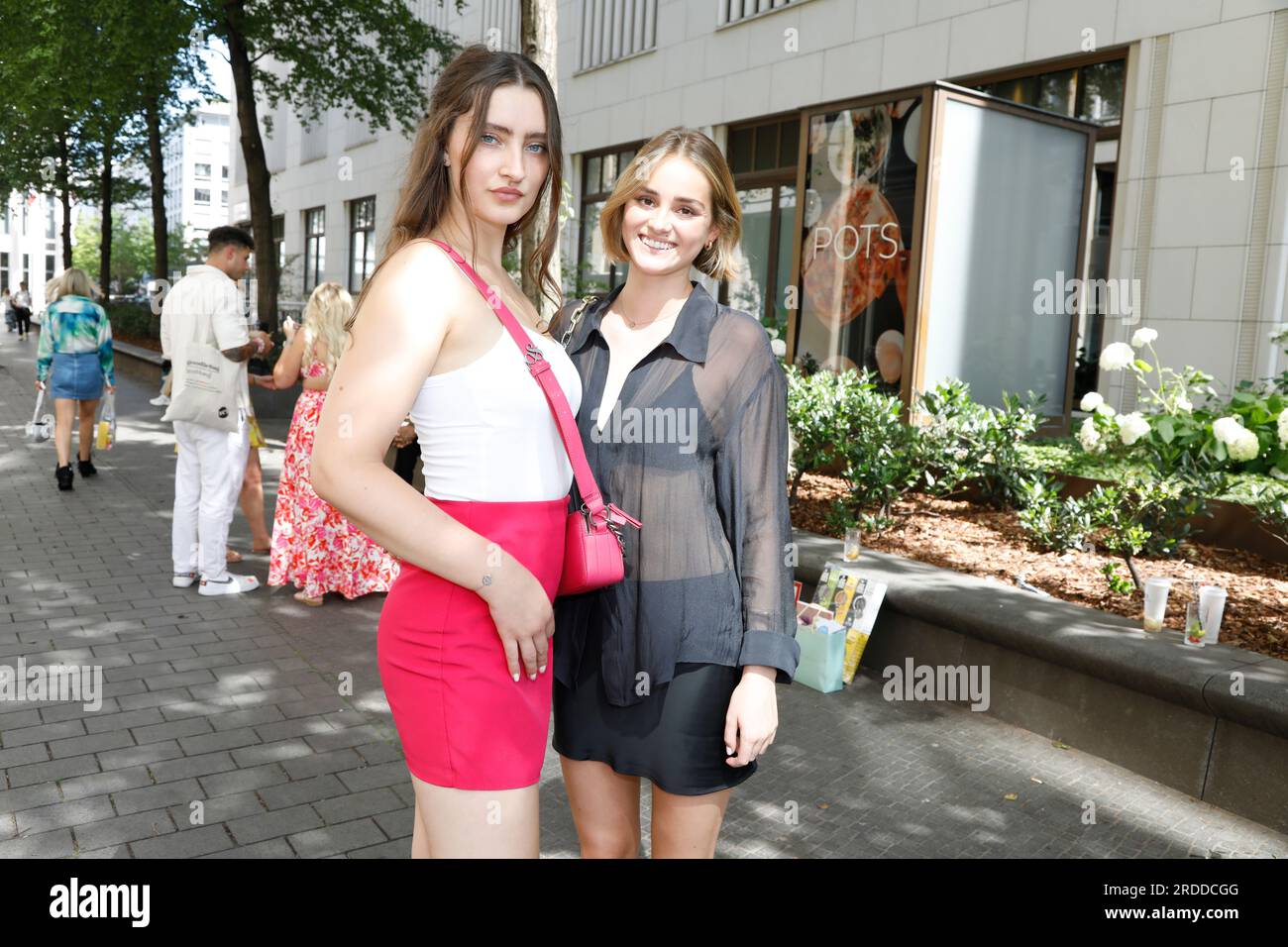 Annalotta Bönninger und Inka Ferbert beim Mates Date Influencer Event ...