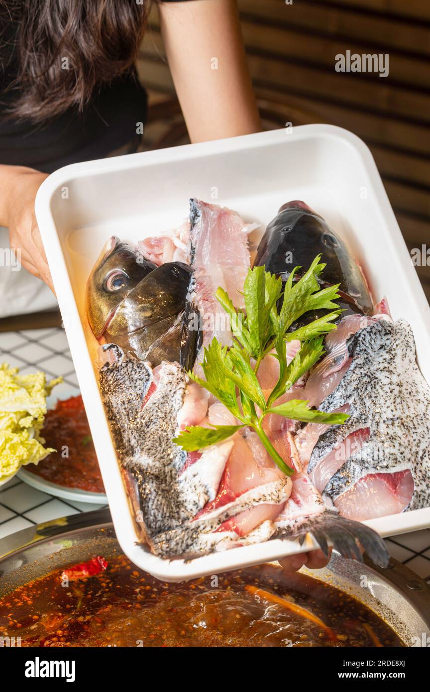 Fish head stew immagini e fotografie stock ad alta risoluzione - Alamy