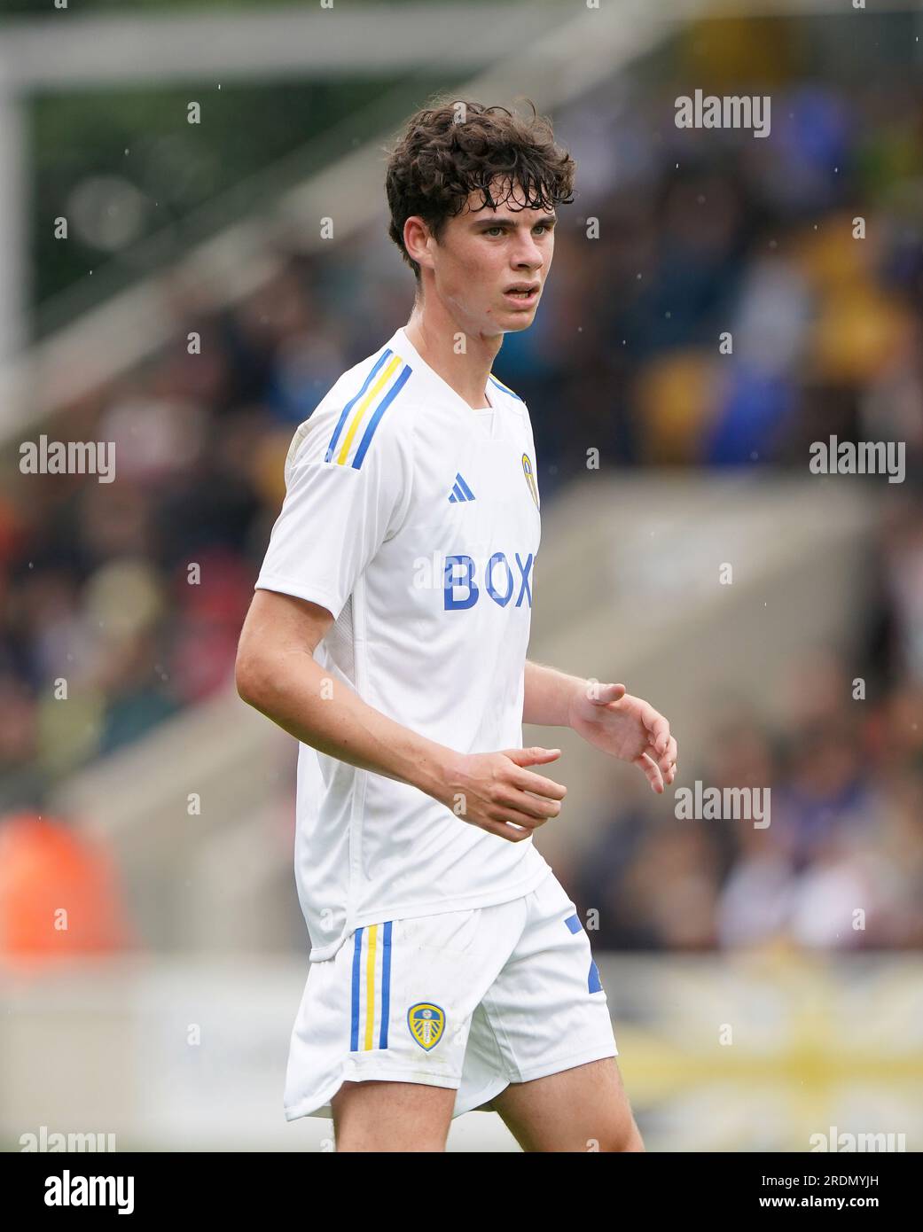 Archie Gray del Leeds United durante la partita amichevole di pre ...