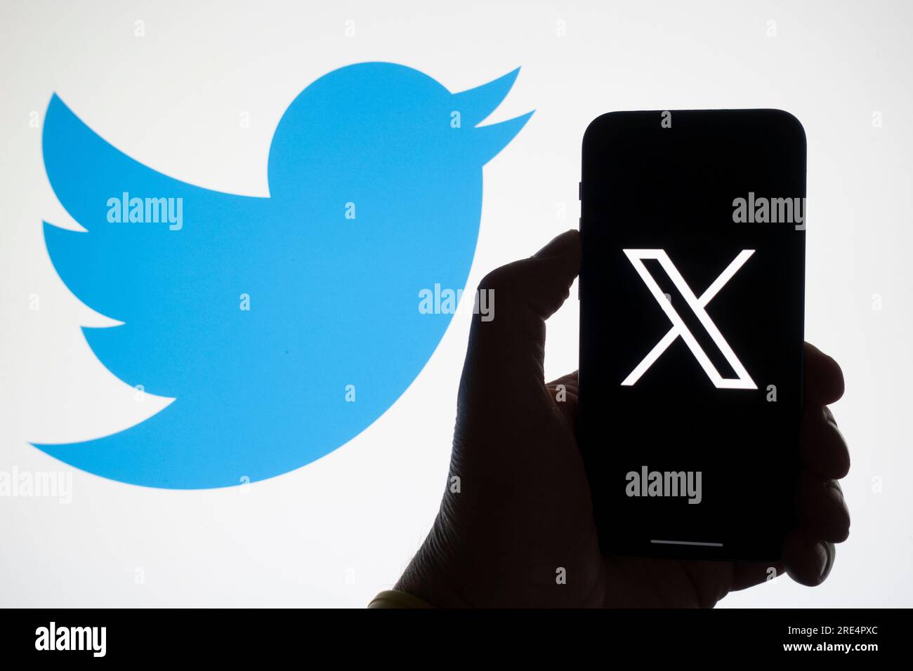 Logo twitter 2023 immagini e fotografie stock ad alta risoluzione - Alamy