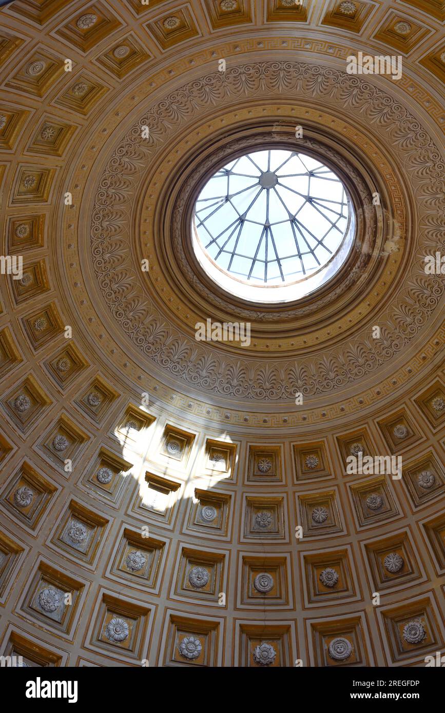 Sala rotonda museo pio clementino immagini e fotografie stock ad alta ...