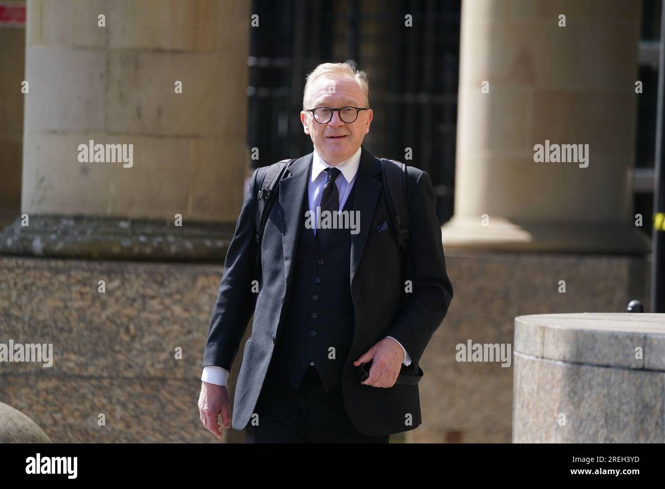 Il procuratore Alex Prentice KC arriva alla High Court di Glasgow, per ...