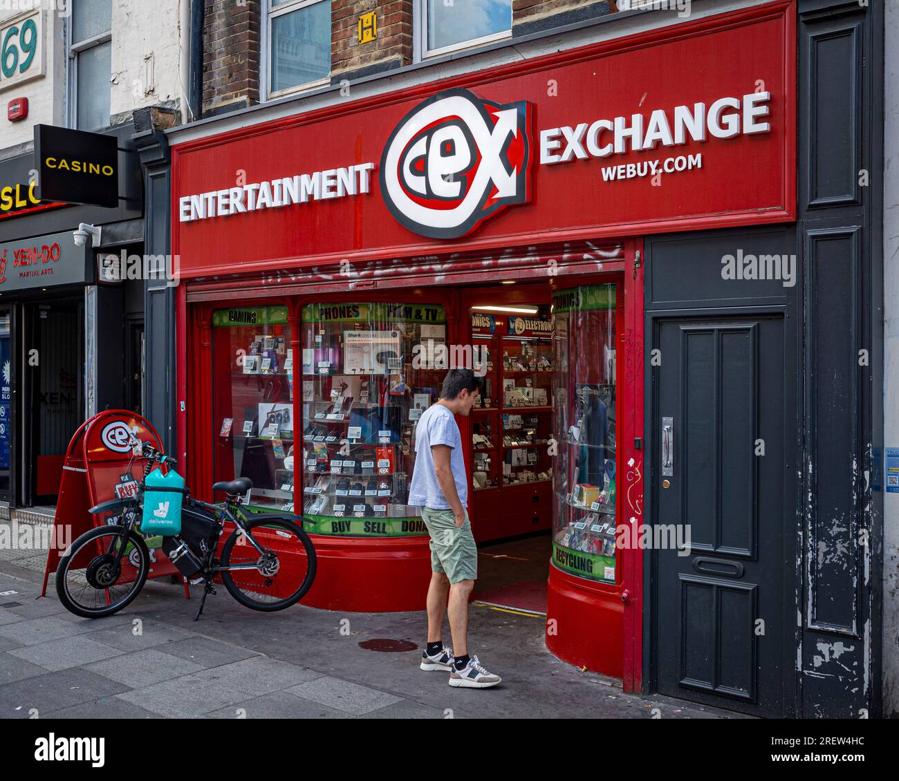 Negozio cex londra immagini e fotografie stock ad alta risoluzione - Alamy