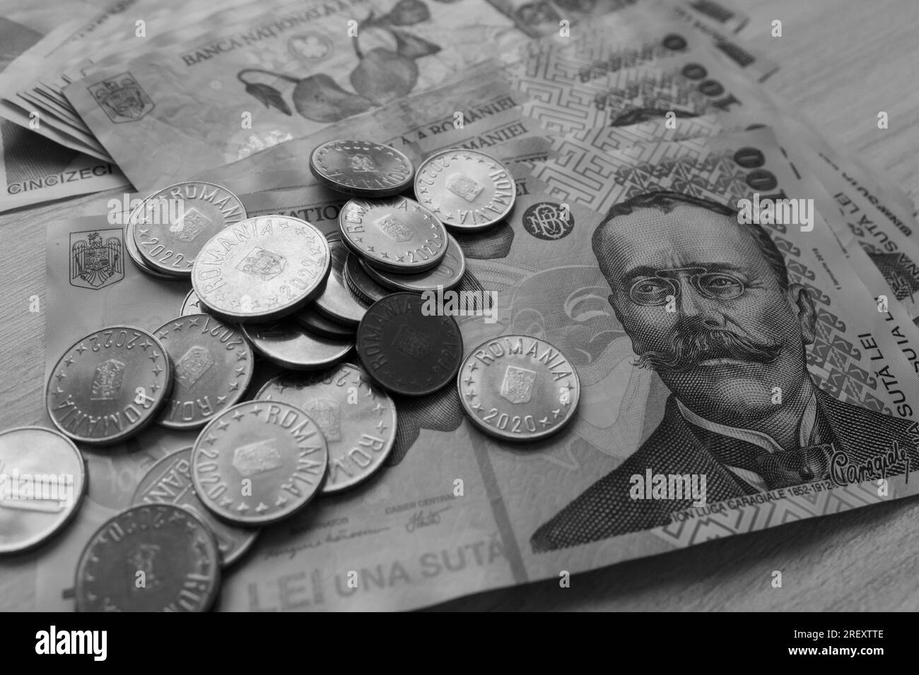 Leu romania romanian bank note Foto e Immagini Stock in Bianco e Nero ...