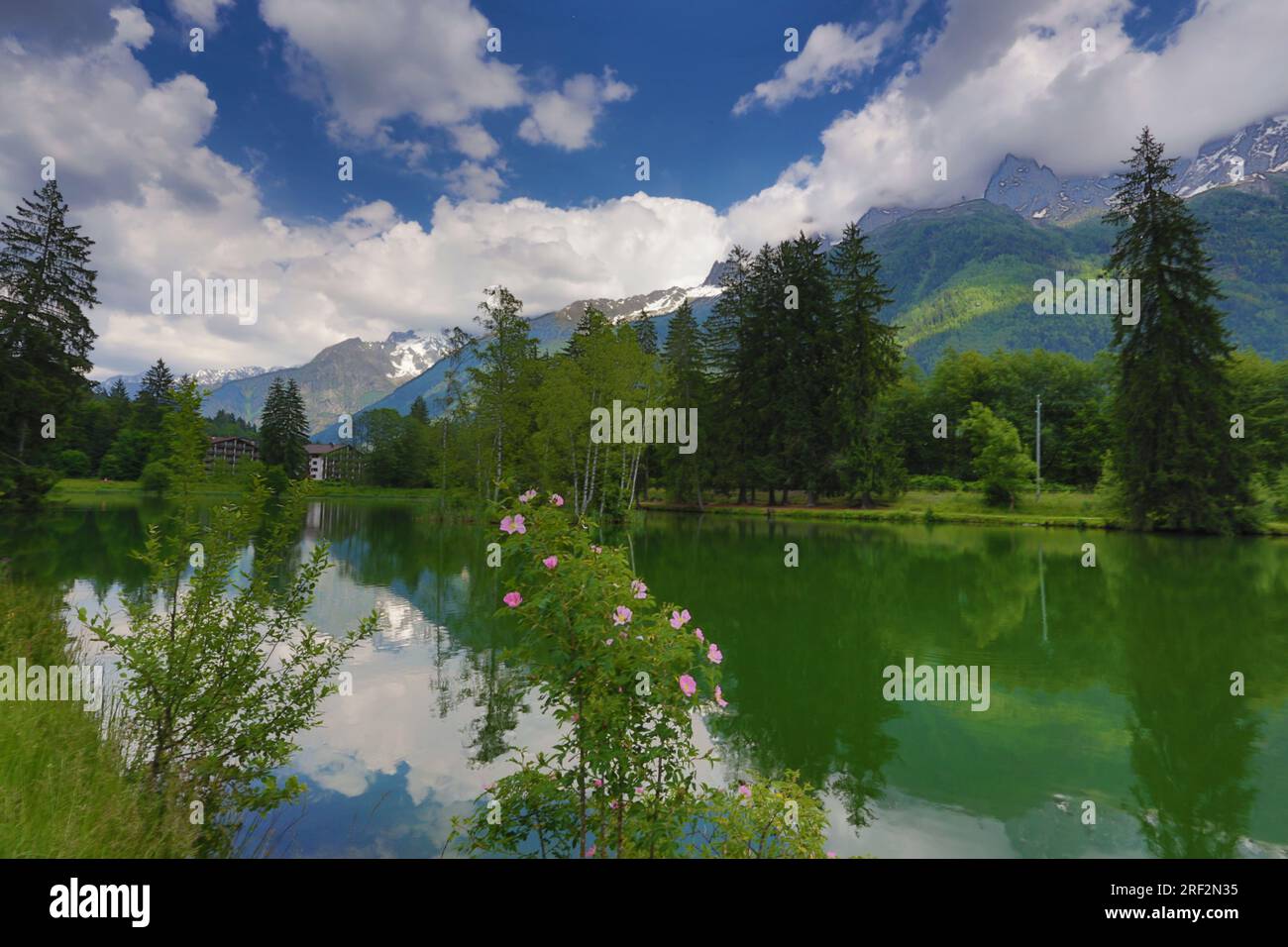Lago della valle di chamonix immagini e fotografie stock ad alta ...
