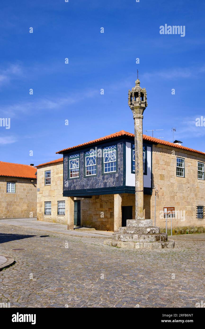 Centro storico di Sernancelhe. I pilastri del XVI secolo e una bella ...